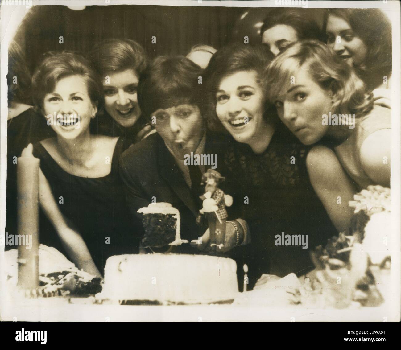 Jun. 06, 1964 - Beatle Paul's 22nd Birthday Party: Popular Paul Stock ...