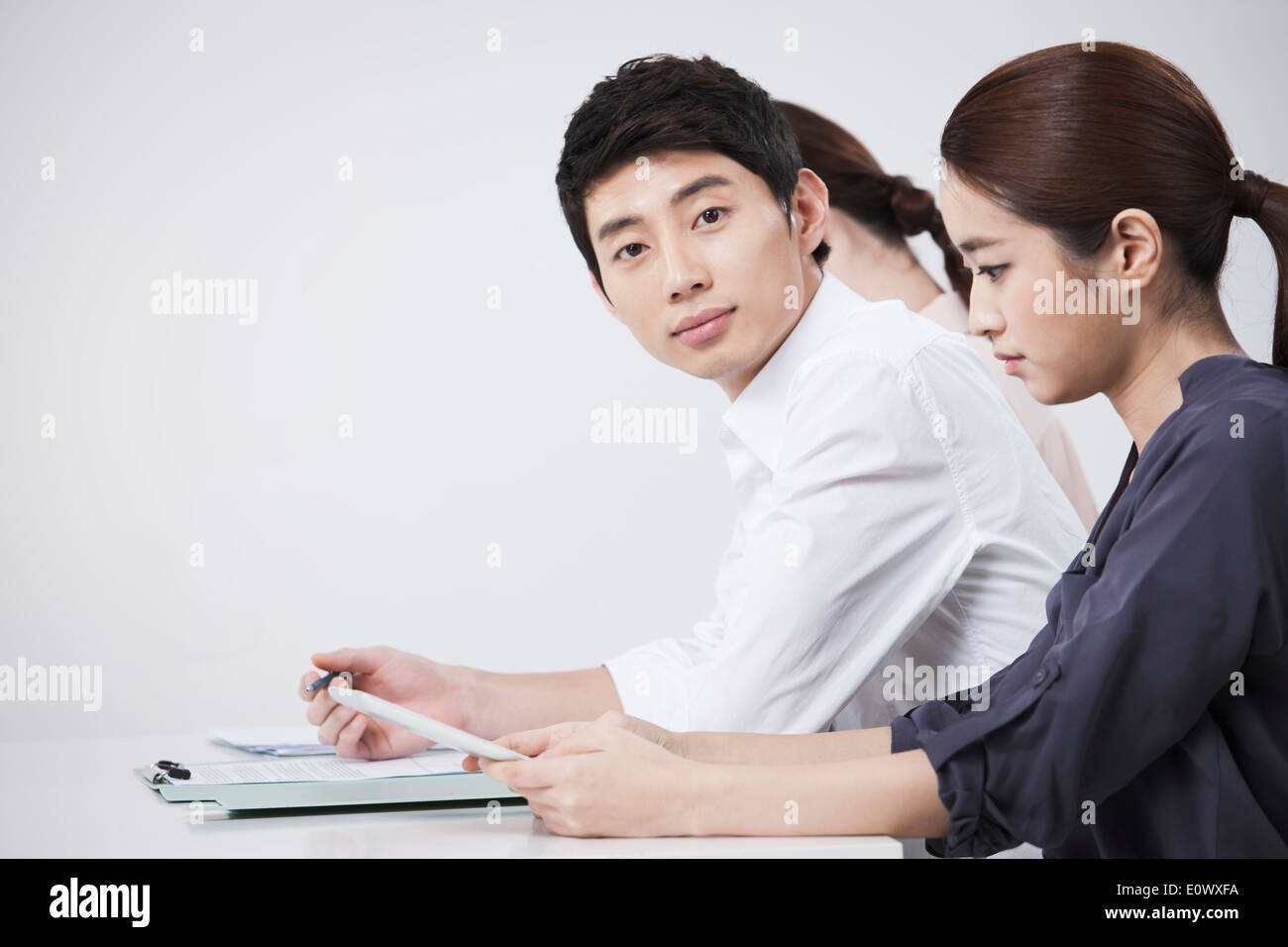 Three women reading file hi-res stock photography and images - Alamy