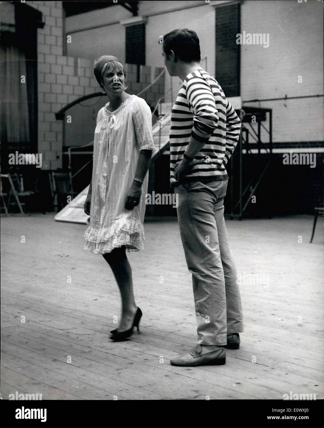 Rex harrison with wife rachel roberts hi-res stock photography and ...