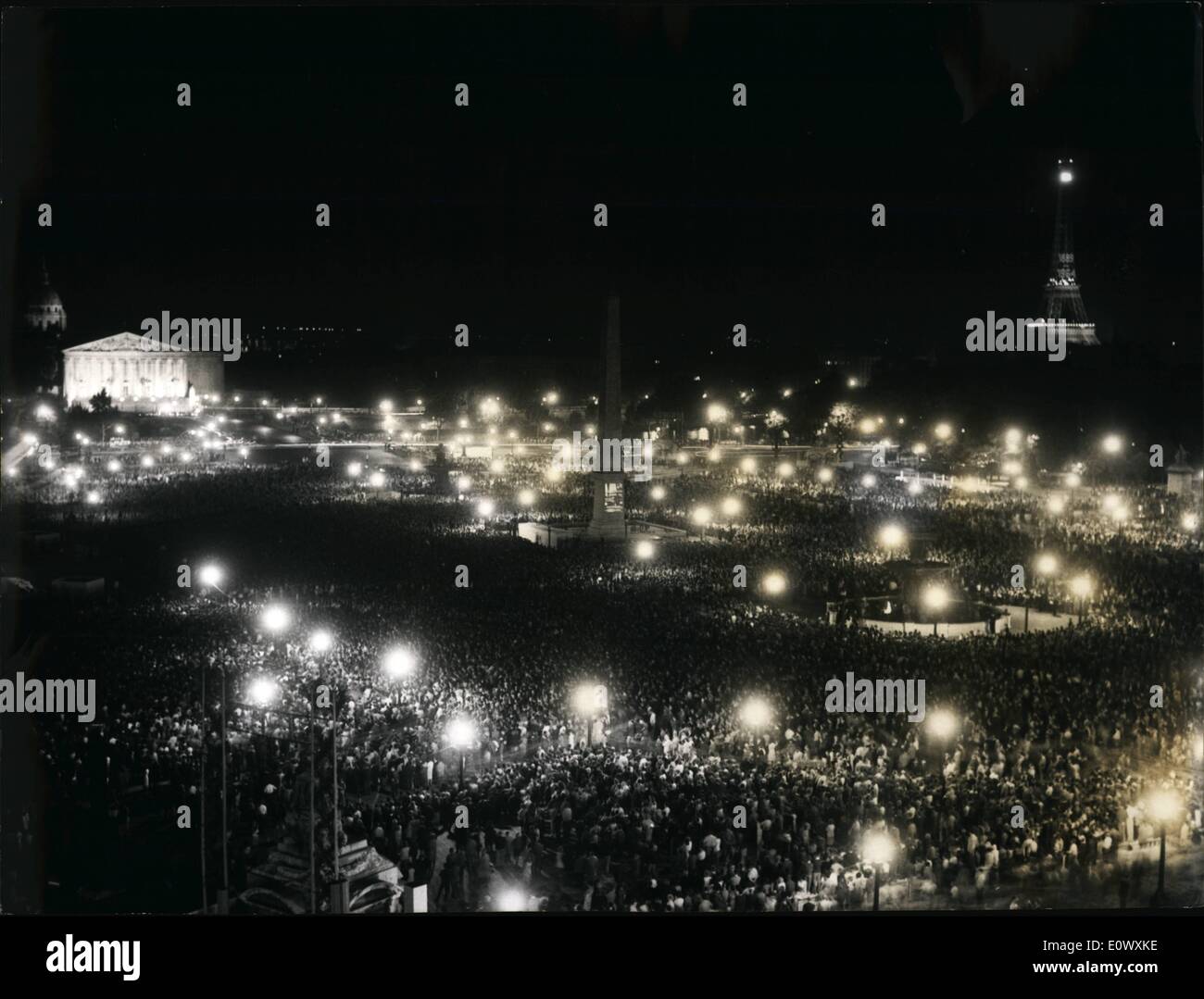 Aug. 08, 1964 - Fireworks Climax Paris Liberation ceremonies: Fireworks ...
