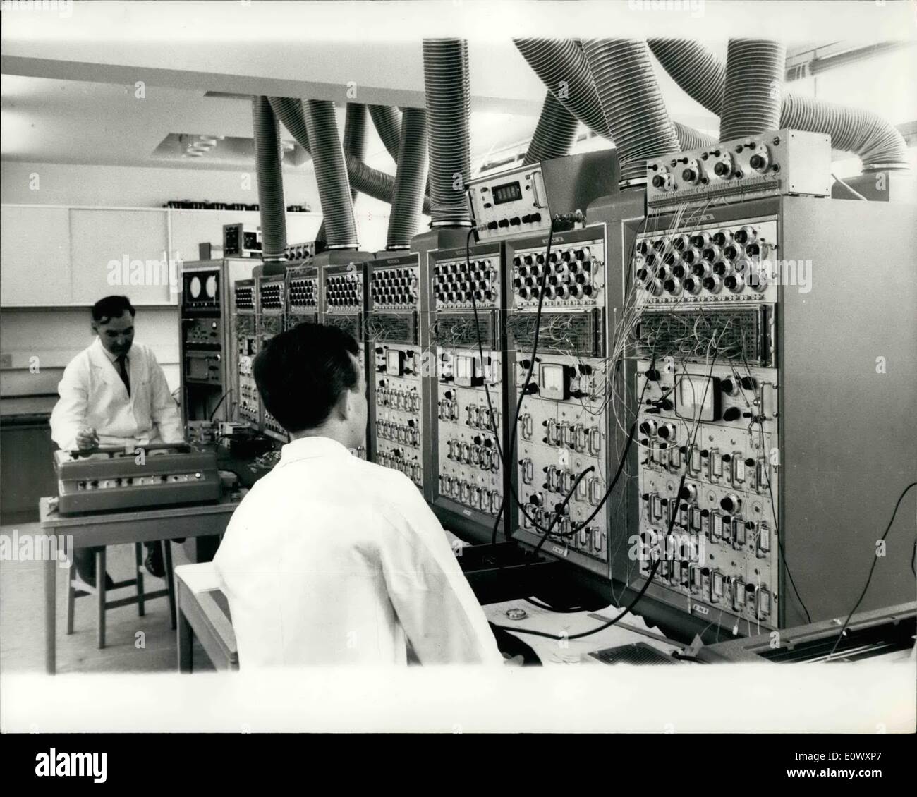 Laboratory w hi-res stock photography and images - Alamy