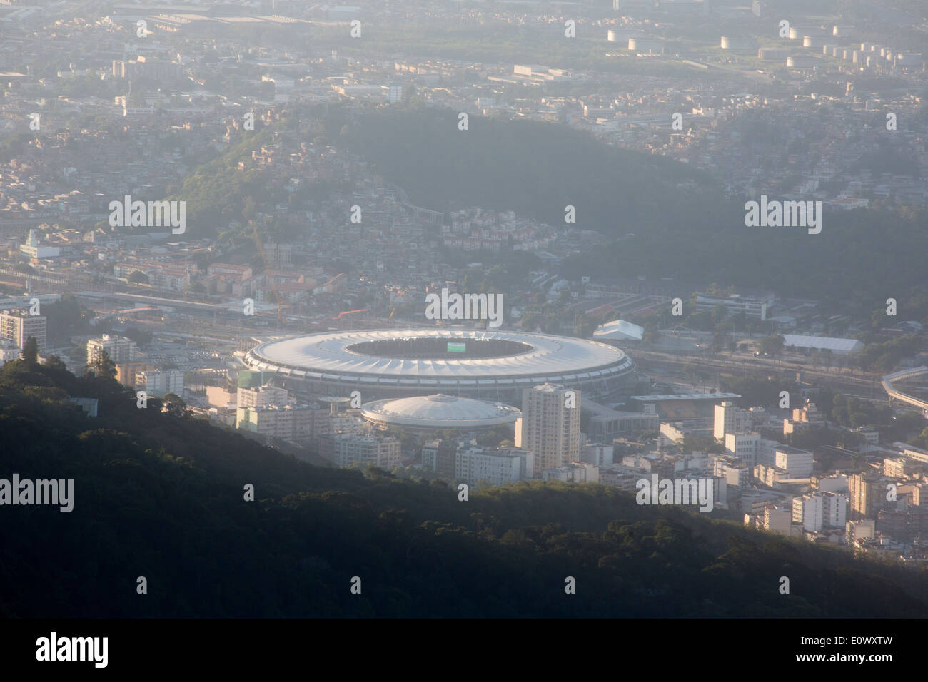 Maracana stadium football hi-res stock photography and images - Alamy