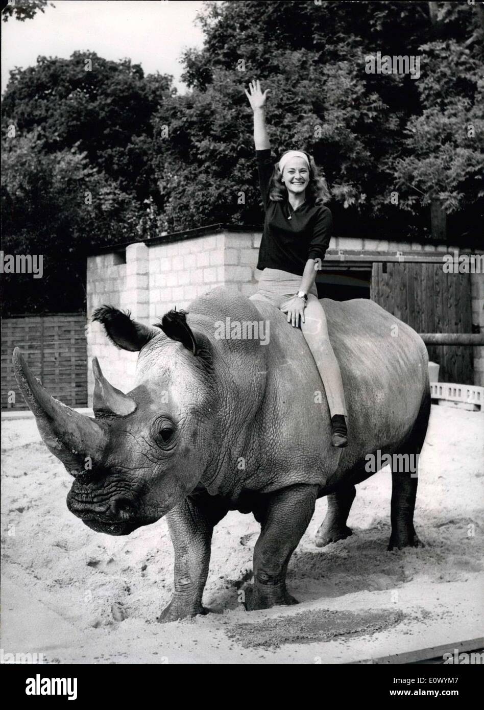Sep. 08, 1964 - Fearless Mary Takes A Three-Ton-Up Ride On Gus: If you ...