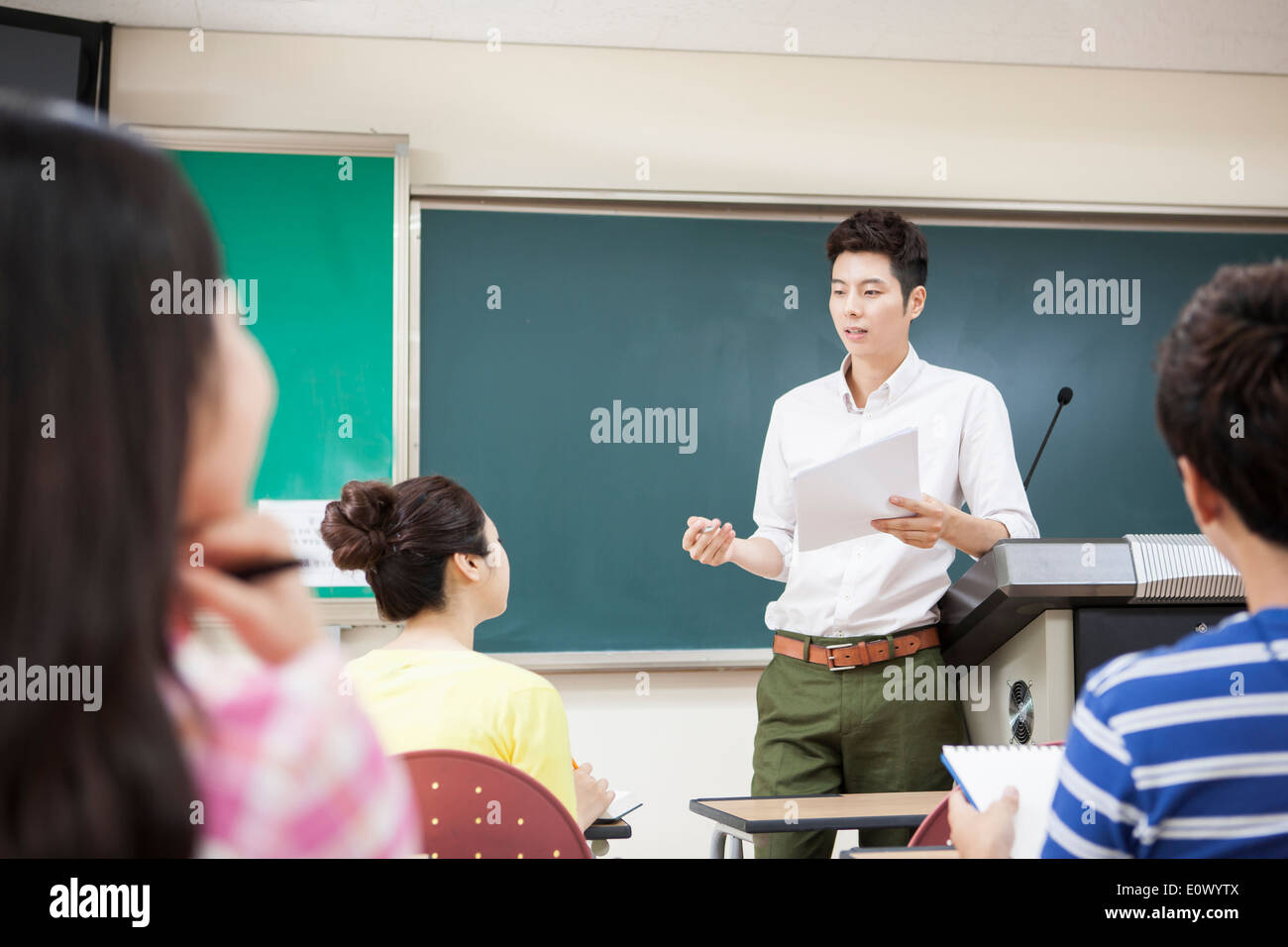 Female lecturer hall hi-res stock photography and images - Alamy