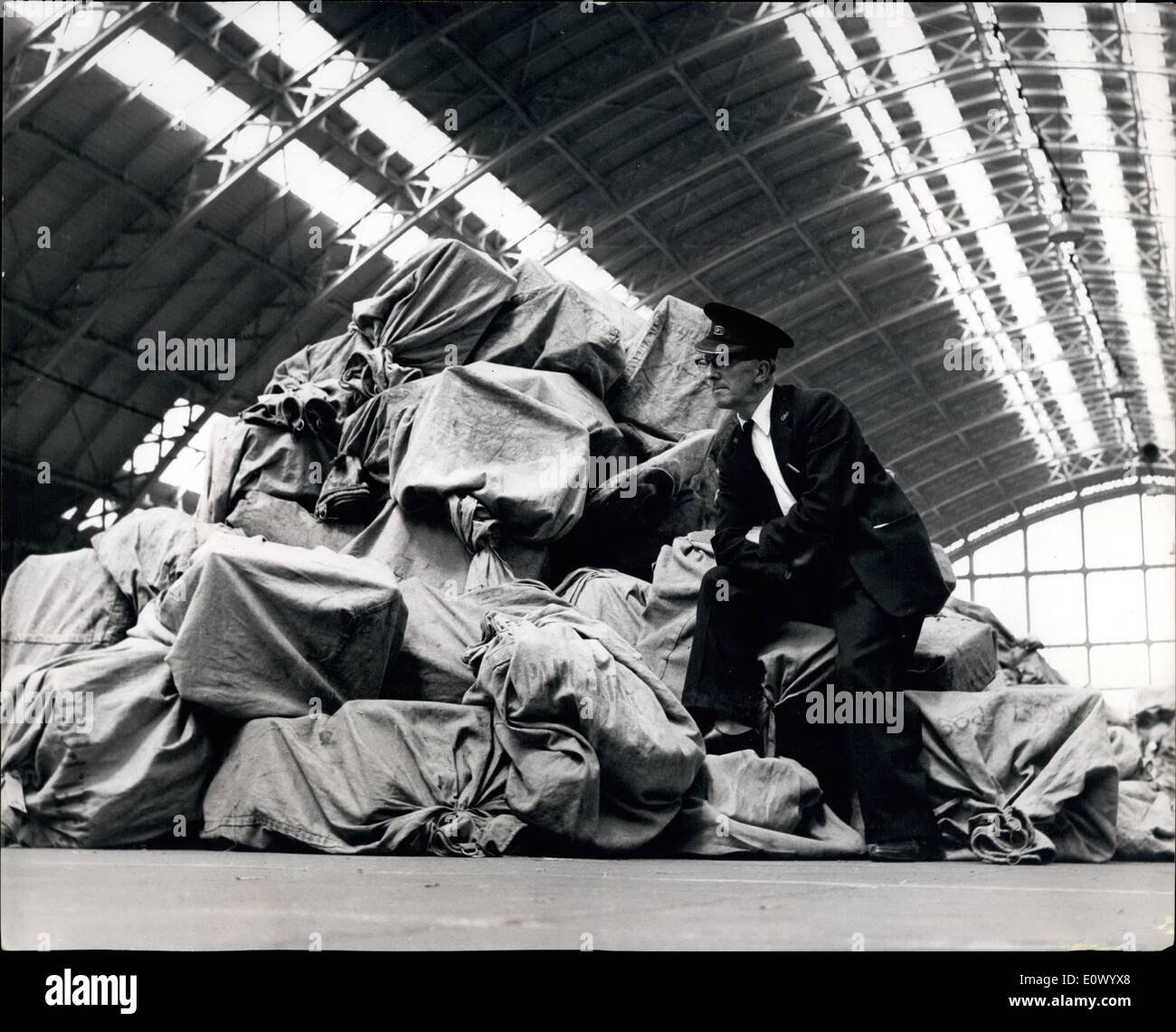 Pile of letters and parcels hi-res stock photography and images - Alamy