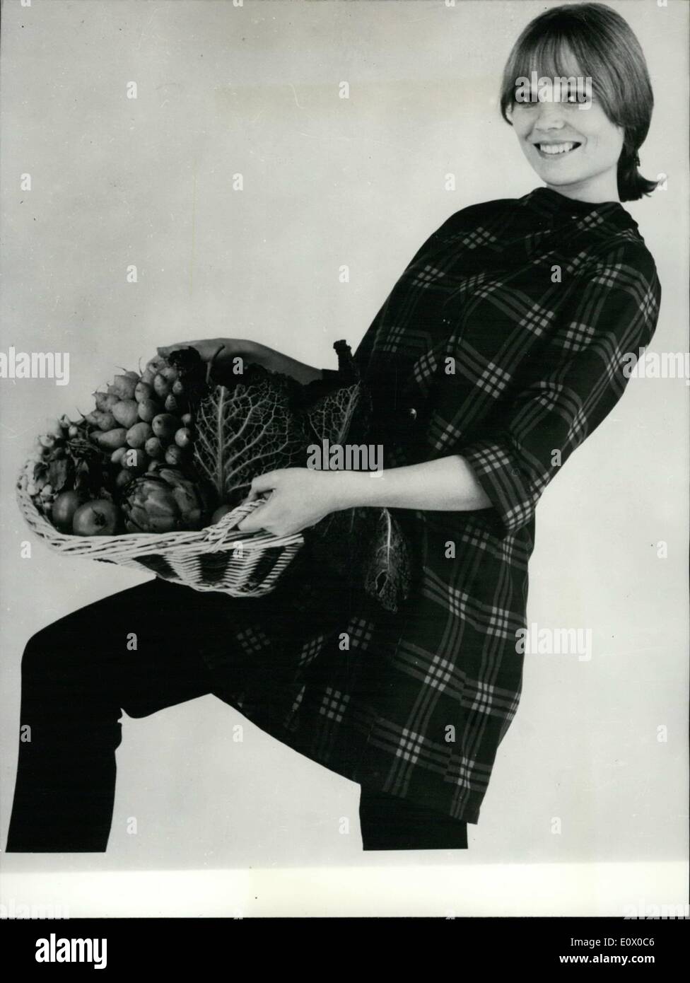 Scottish model outside hi-res stock photography and images - Alamy