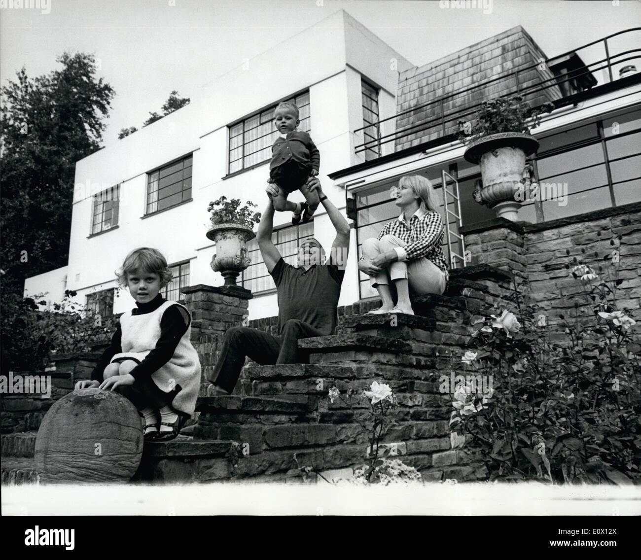 Oct. 10, 1964 - Ex-Middleweight World Boxing Champion - Terry Downes ...