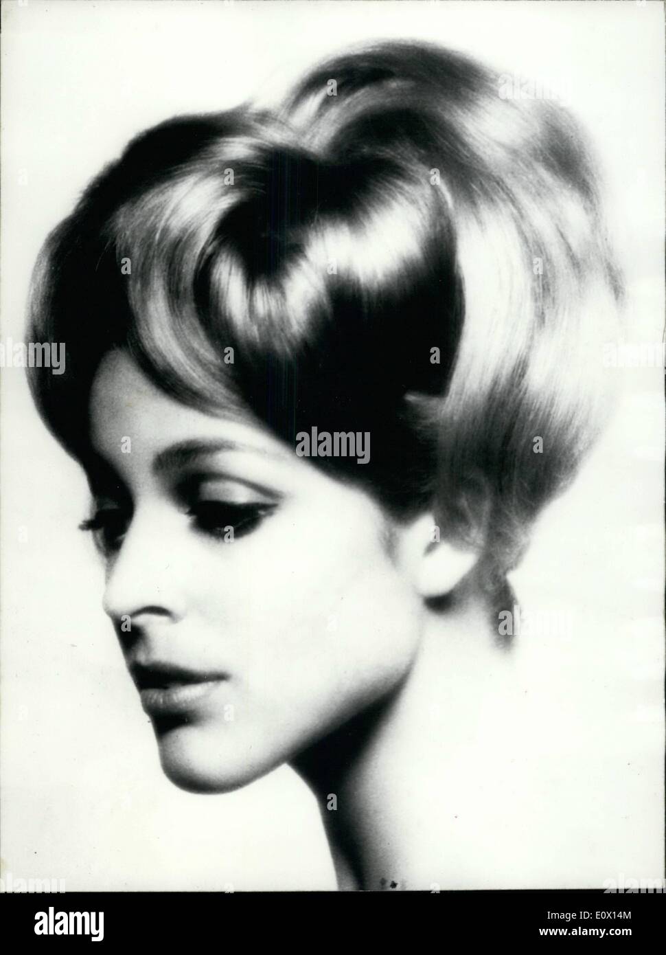 Oct 10 1964 latest hair styles hi-res stock photography and images - Alamy