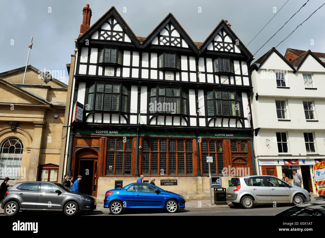 Tudor building gloucestershire hi-res stock photography and images - Alamy