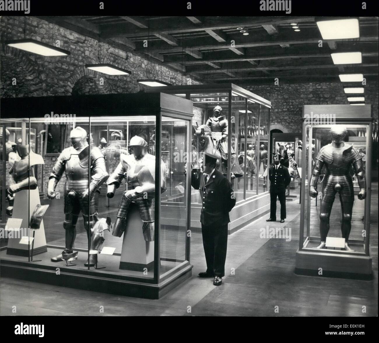 Royal armouries white tower hi-res stock photography and images - Alamy