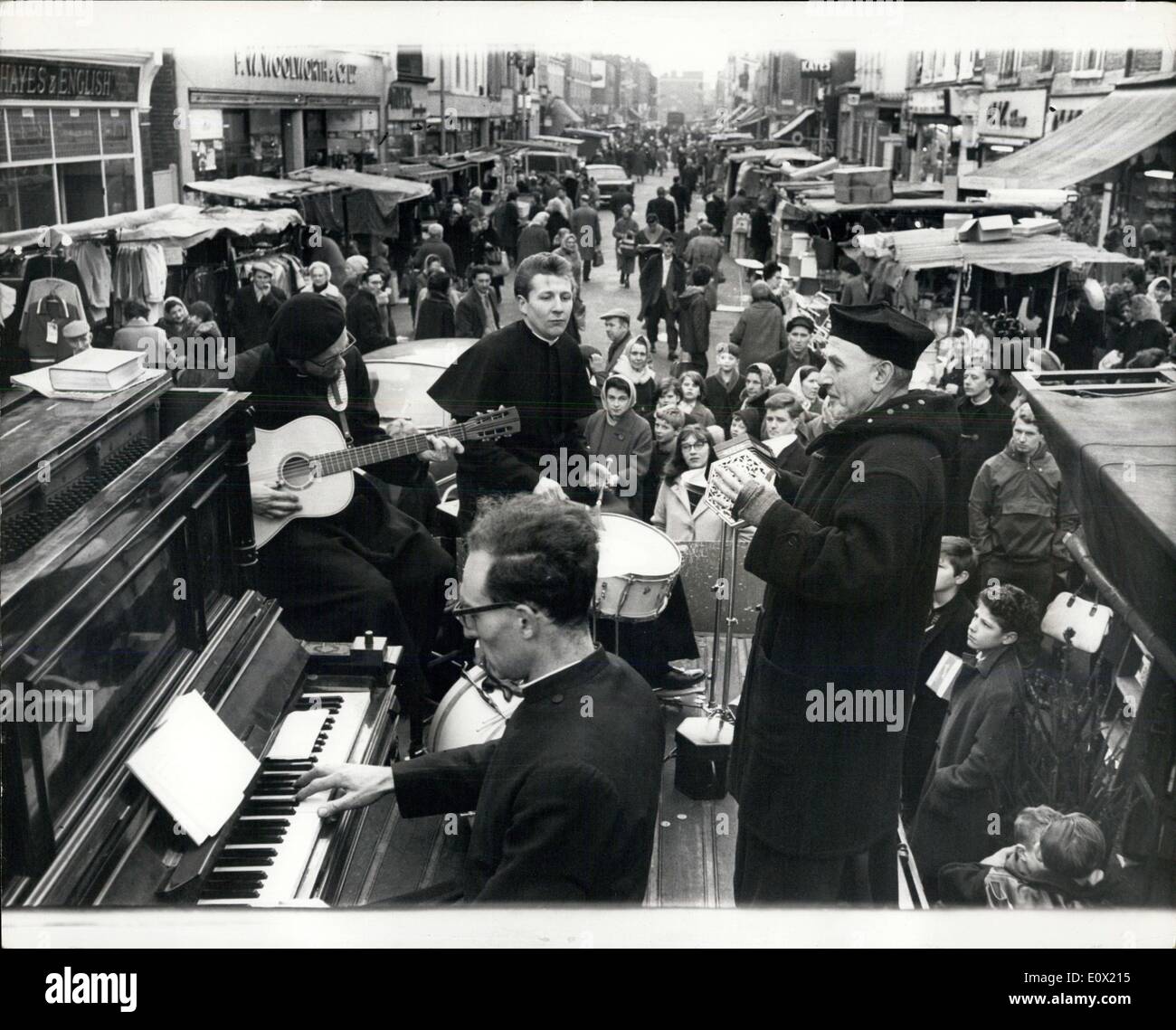 Christmas 1964 hi-res stock photography and images - Alamy