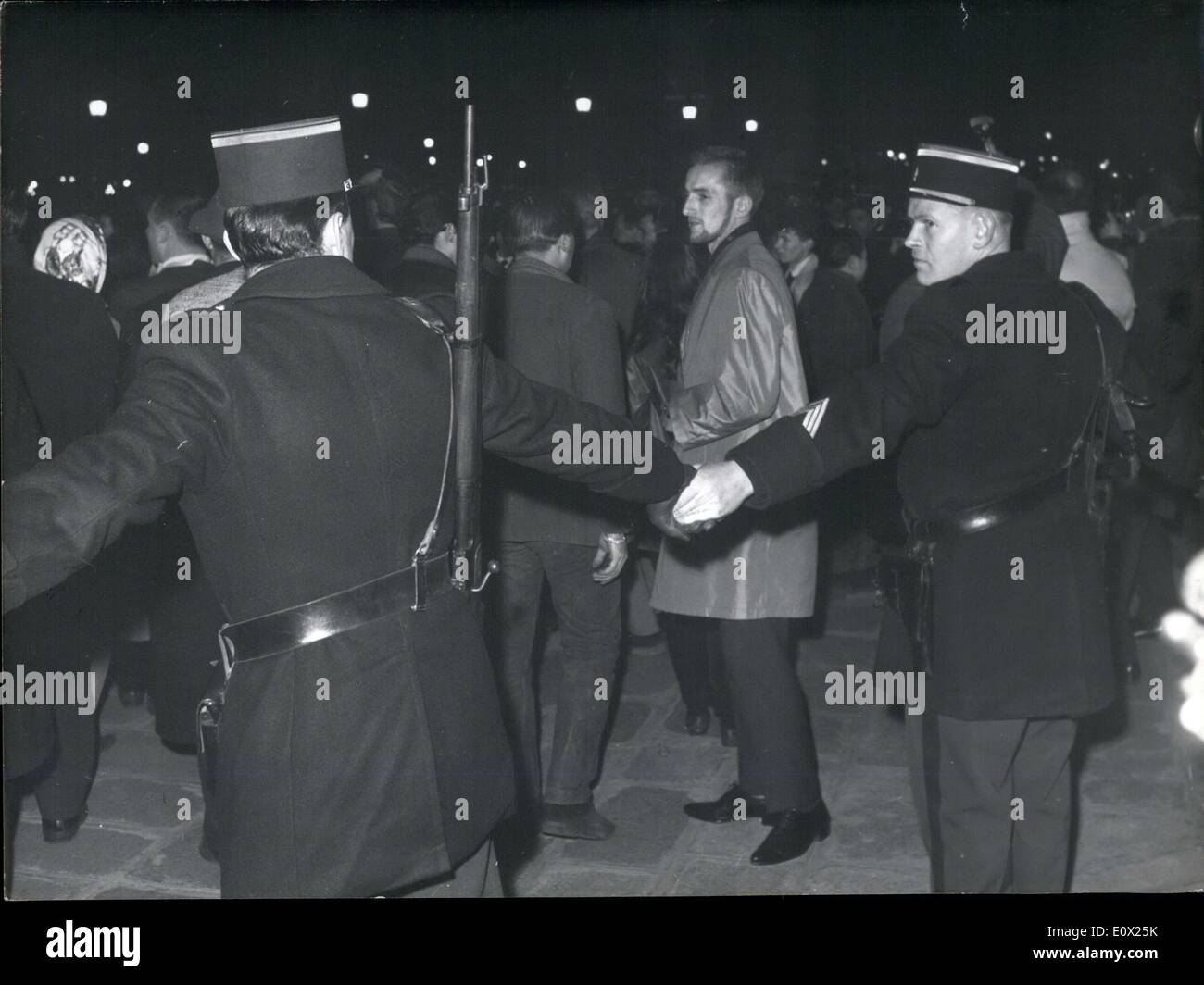 1965 war protest hi-res stock photography and images - Alamy
