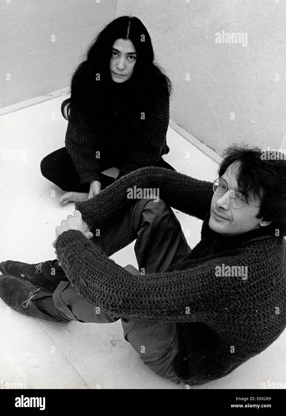 Portrait of artist Yoko Ono and her husband Tony Cox Stock Photo - Alamy