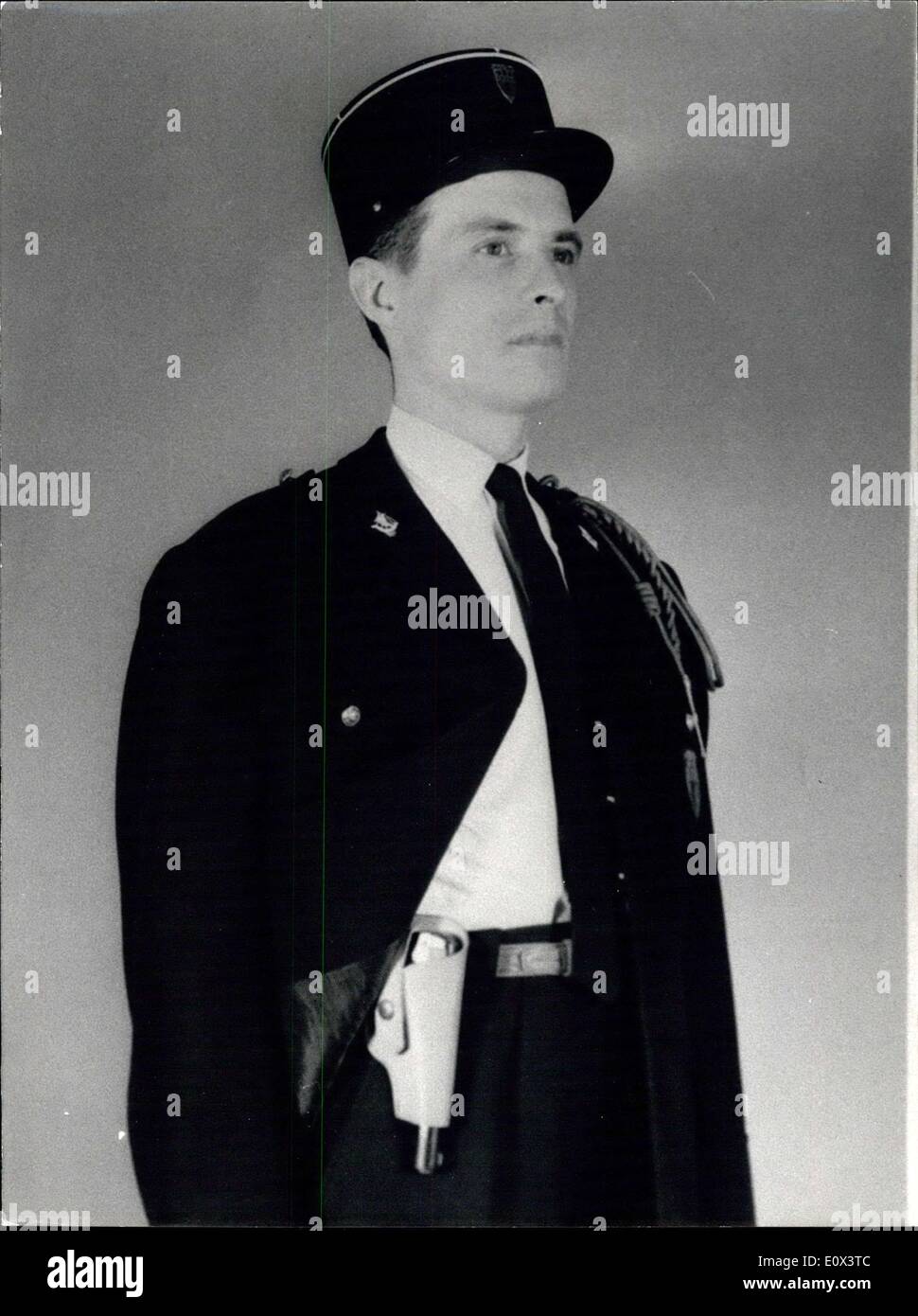 New uniform for paris policemen hi-res stock photography and images - Alamy