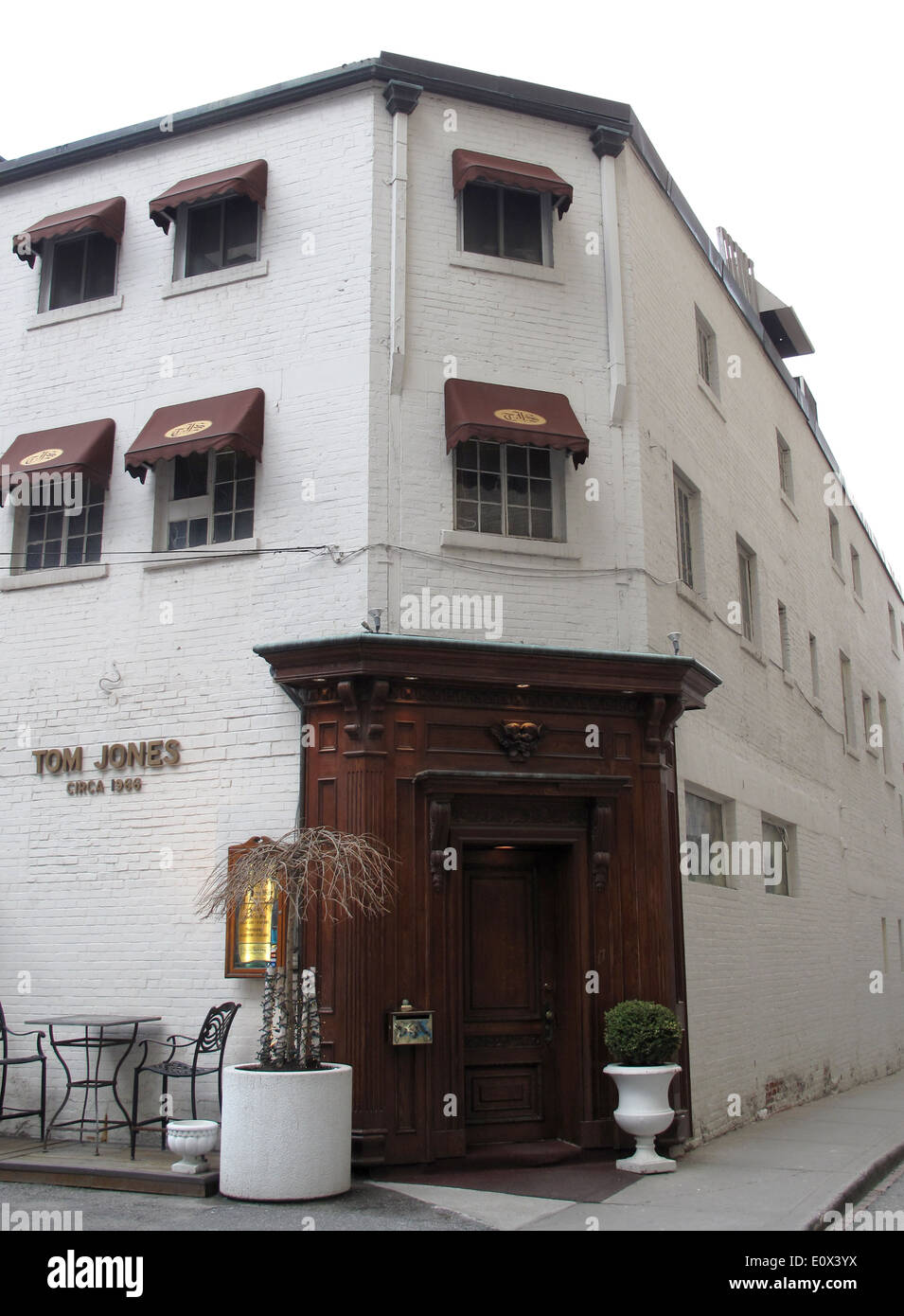 Tom jones steak house hi-res stock photography and images - Alamy