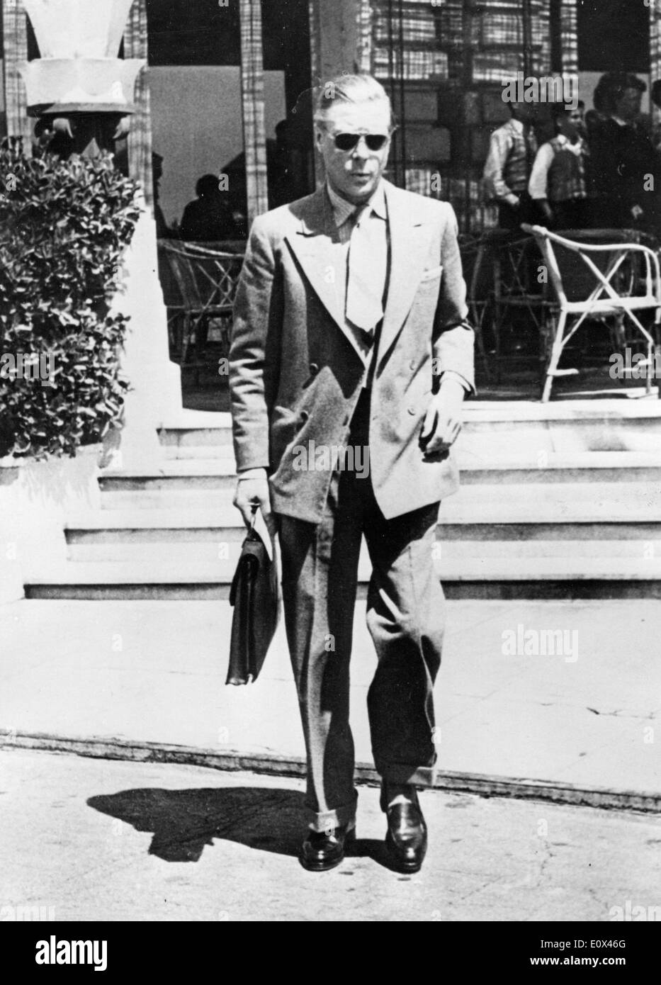 King edward viii on vacation in cannes hi-res stock photography and ...