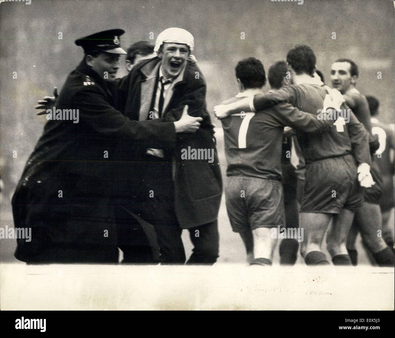 Excited fan photo shows hi-res stock photography and images - Alamy