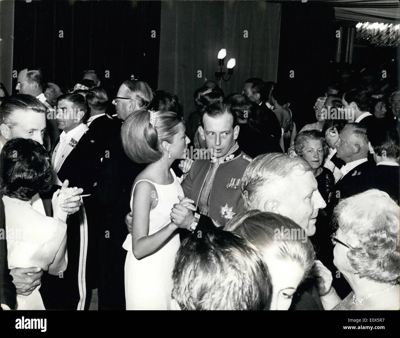 Jun. 06, 1965 - WATERLOO BALL IN BRUSSELS, PHOTO SHOWS:- THE DUKE OF ...