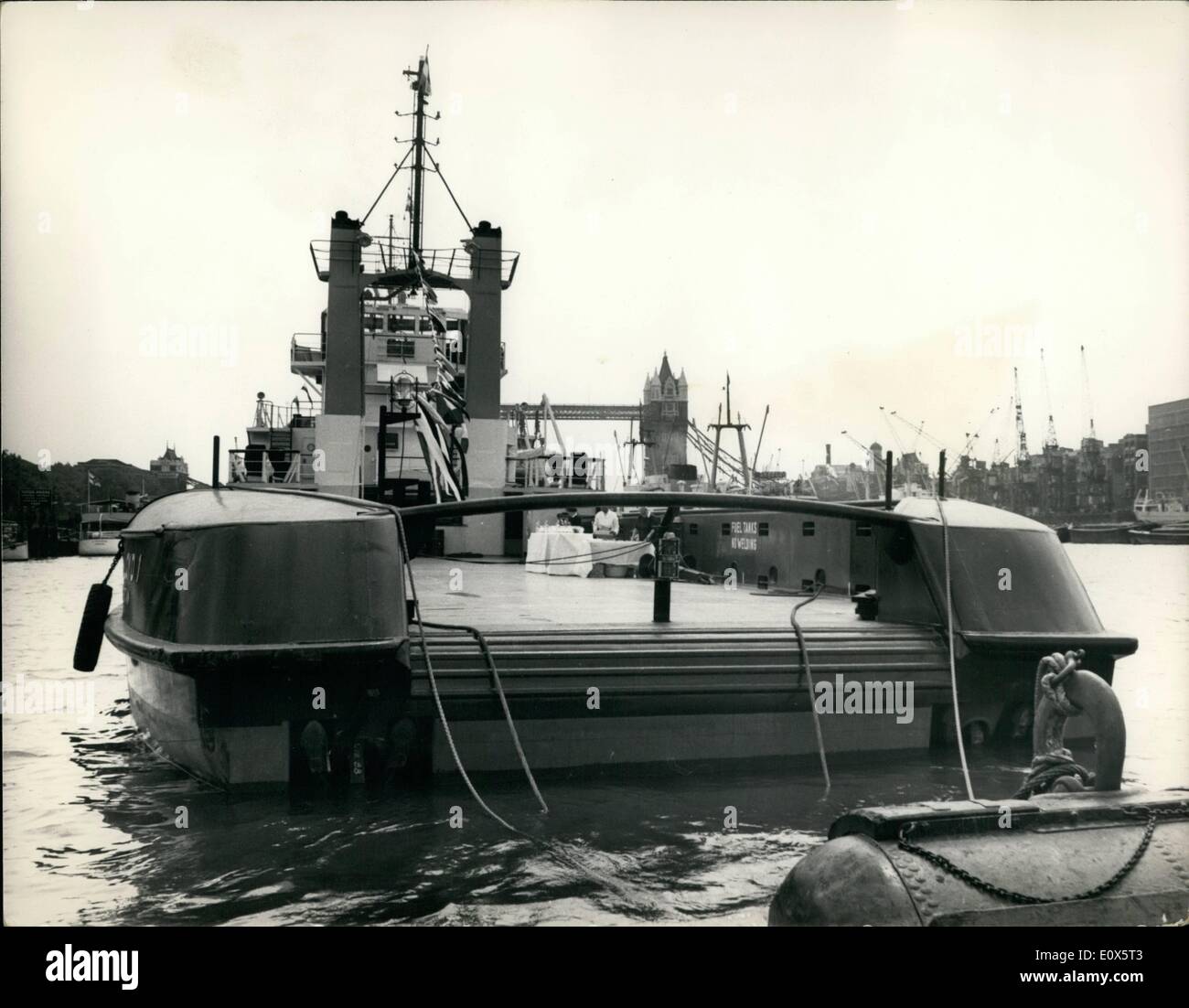 Oil rig thruster hi-res stock photography and images - Alamy