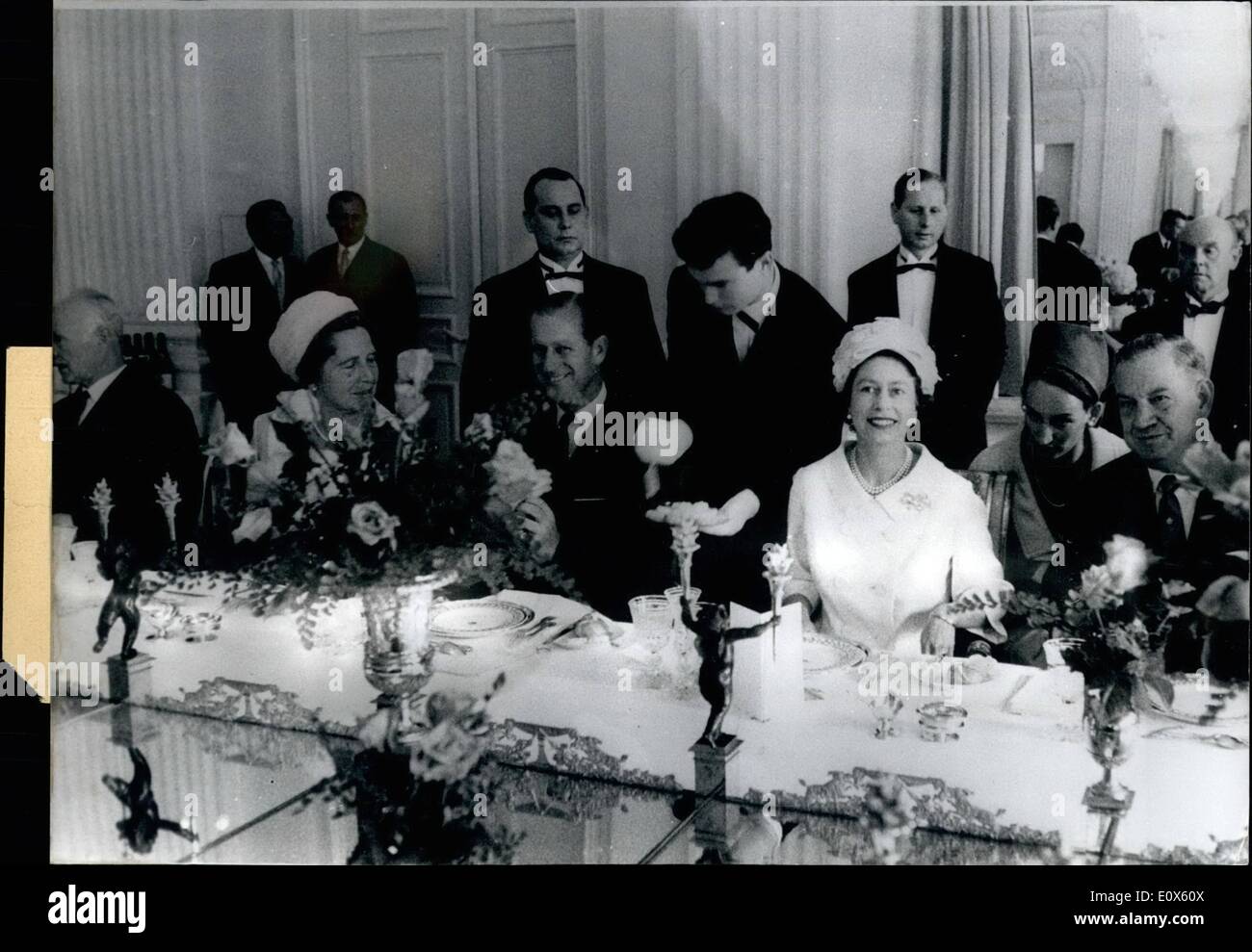 Queen elizabeth ii 1965 hi-res stock photography and images - Alamy