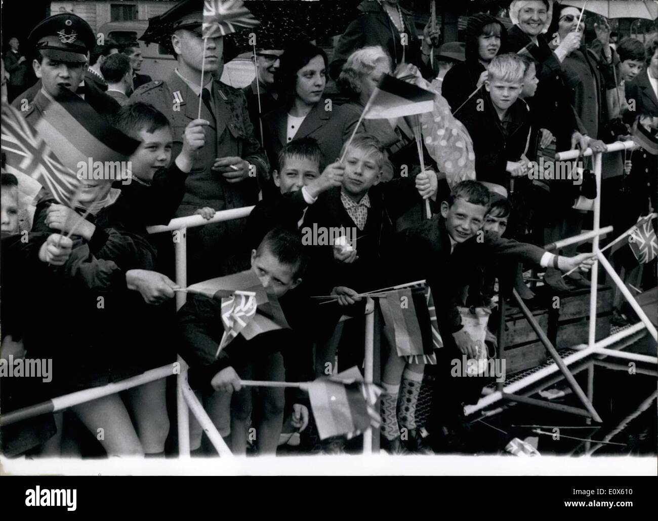 Queen elizabeth ii 1965 hi-res stock photography and images - Alamy
