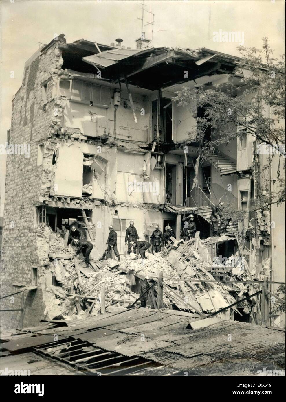 May 05, 1965 - Four story building destroyed by Gas explosion: A gas ...