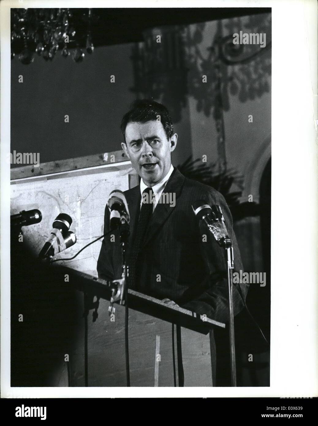 May 05, 1965 - Cyrus R. Vance Assistant Setary of Defence at press ...