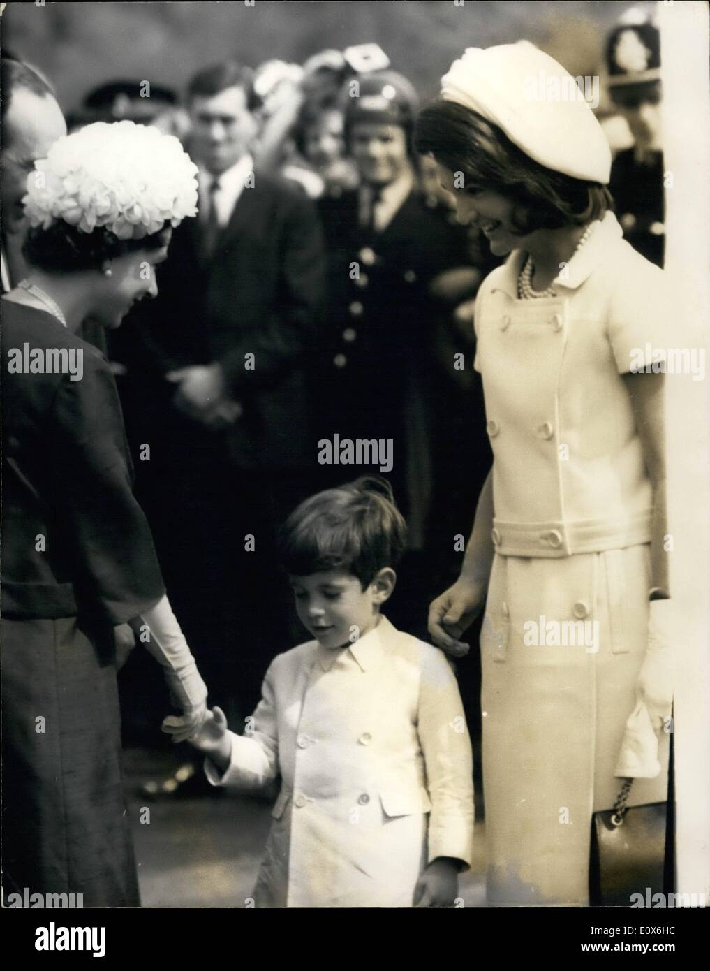 May 05, 1965 - The Queen inaugurates Britain's Memorial to President ...