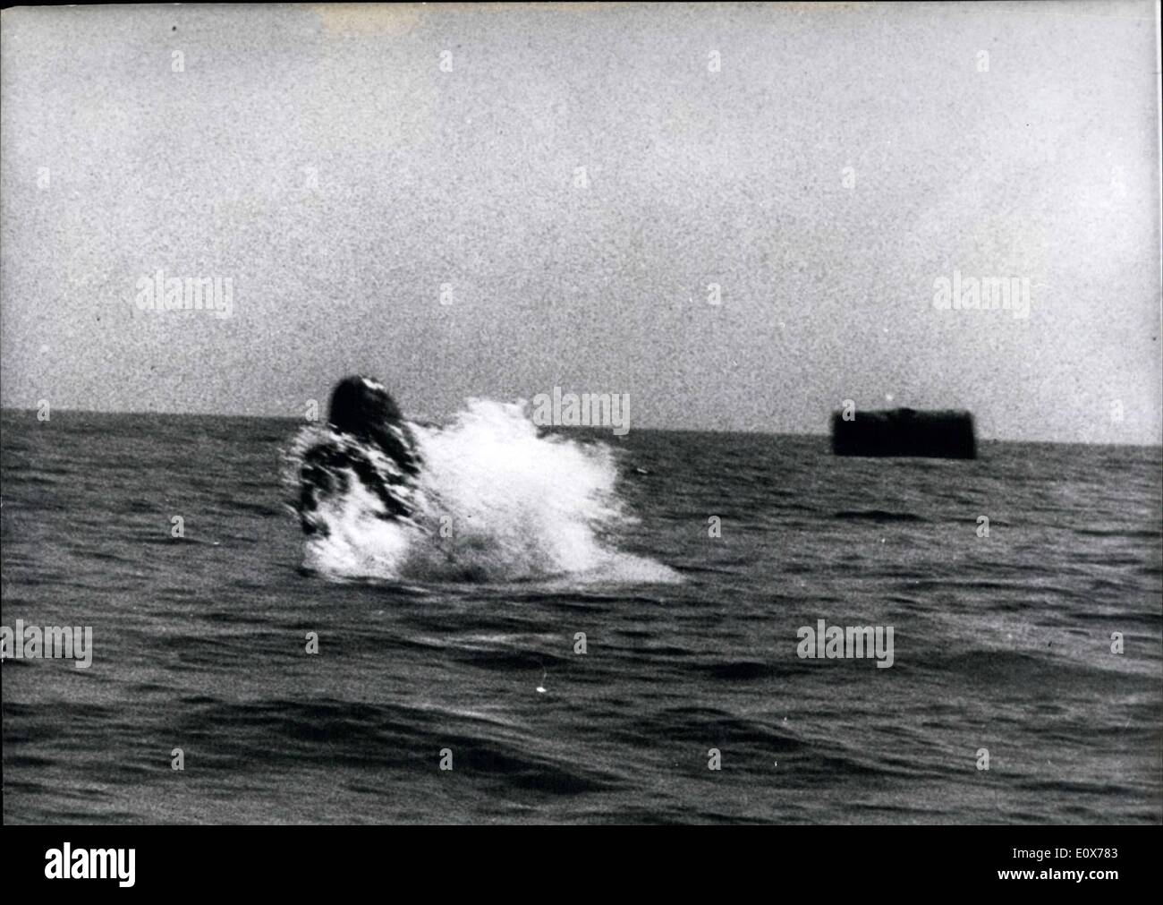 Submarine escape hi-res stock photography and images - Alamy