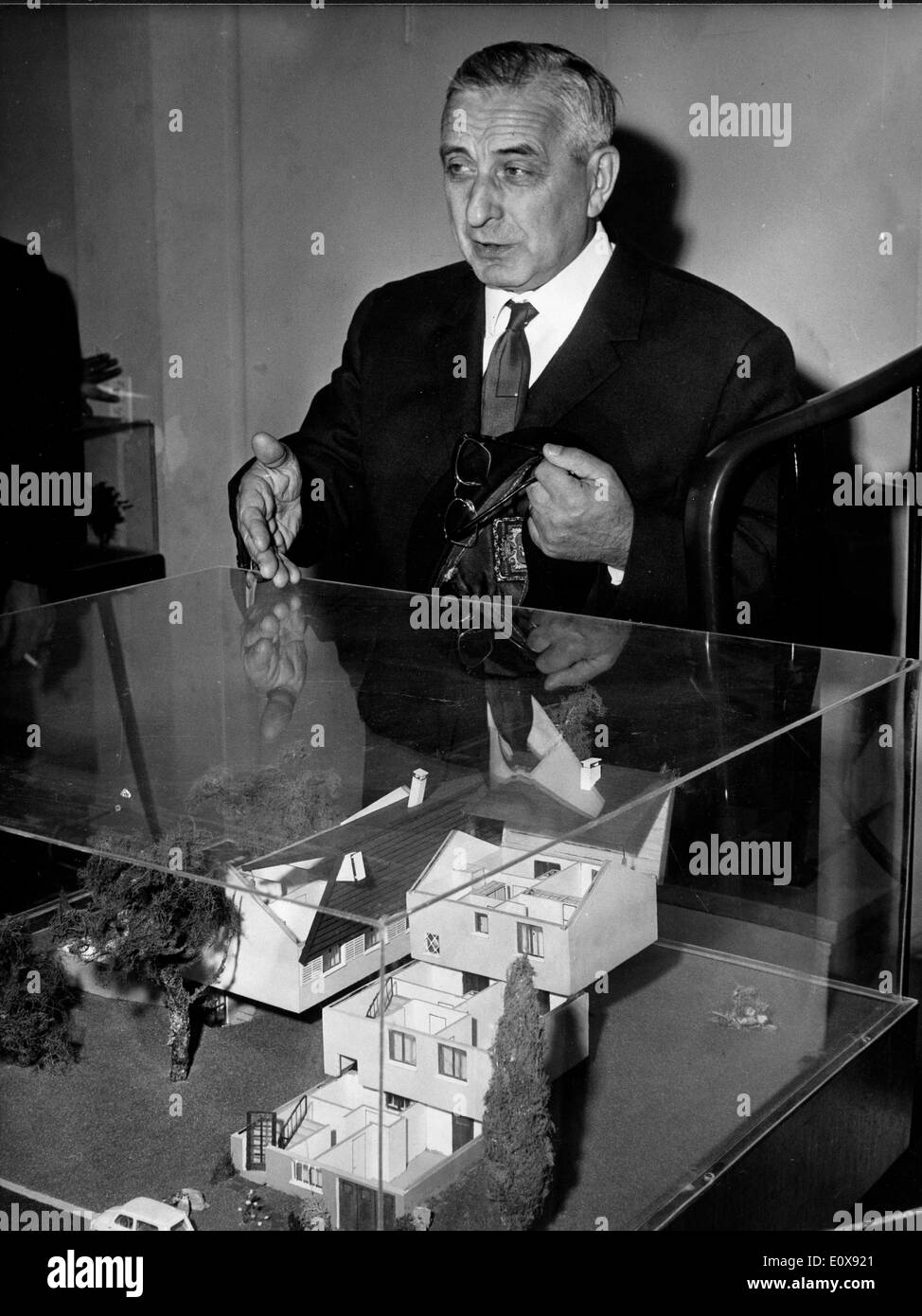 Architect glass Black and White Stock Photos & Images - Alamy