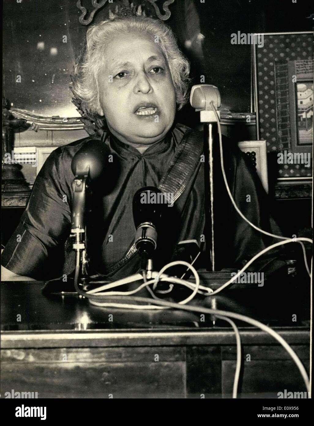 Mrs held hi-res stock photography and images - Alamy