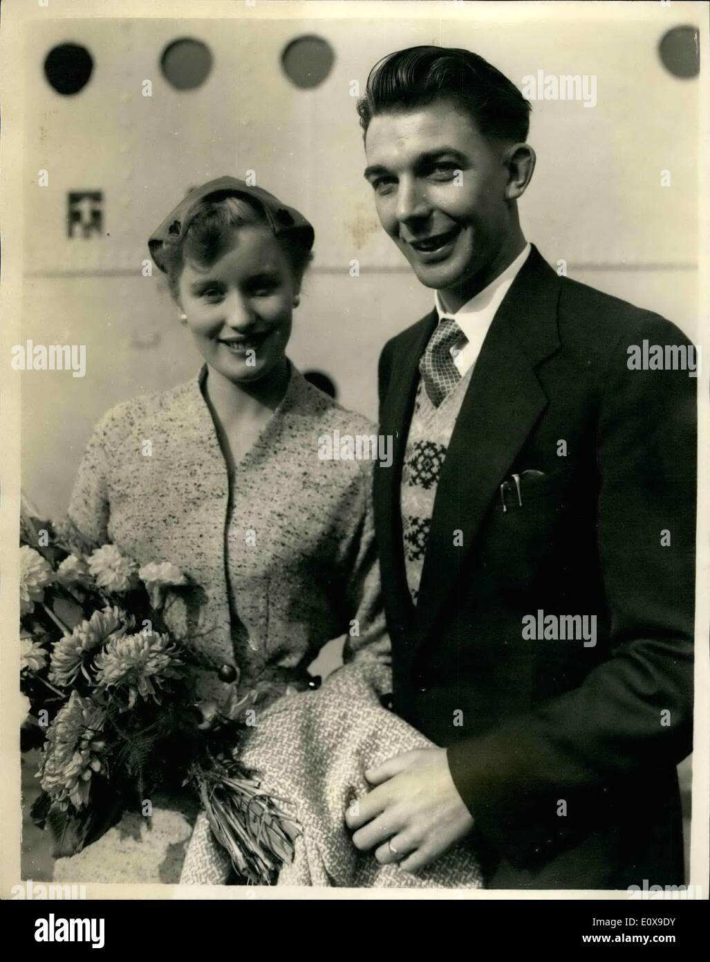 Oct. 10, 1965 - Australia's millionth migrant leaves for the home.. Mr ...