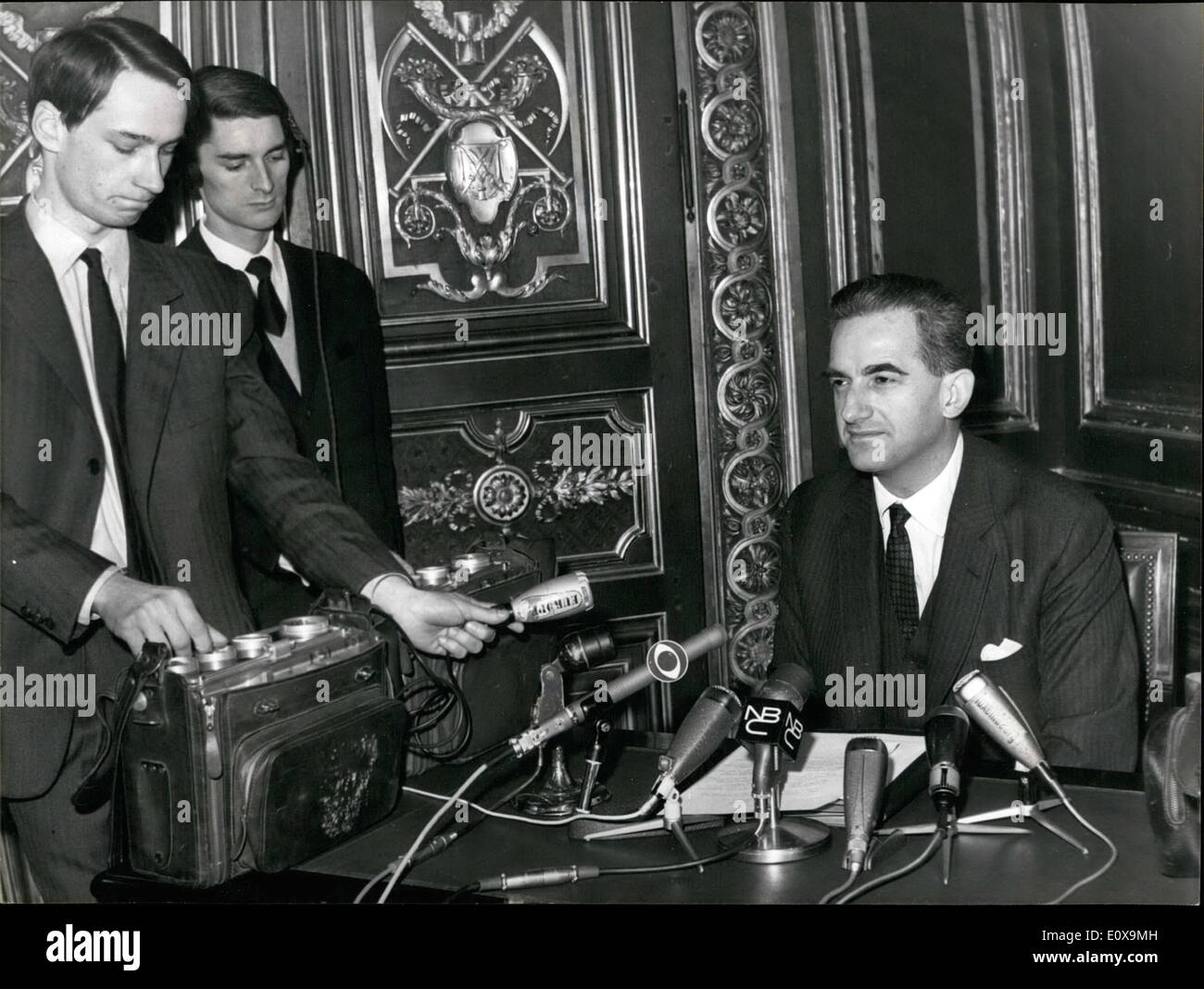 Peyrefitte de gaulle hi-res stock photography and images - Alamy