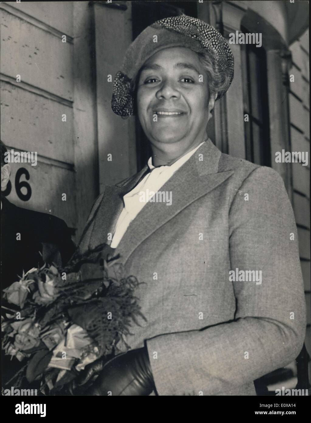 Queen salote of tonga hi-res stock photography and images - Alamy