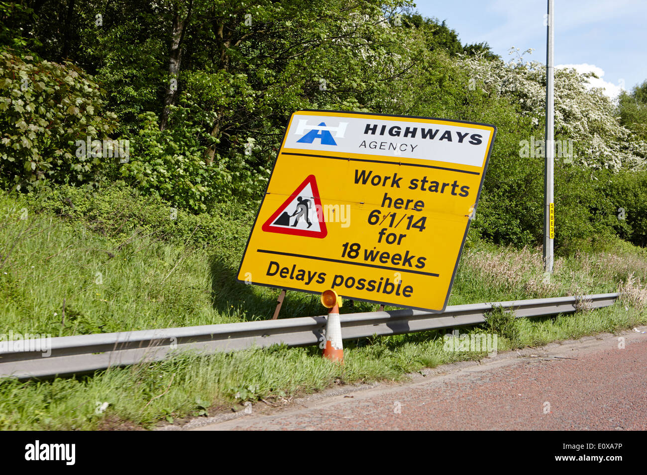 M6 motorway sign hi-res stock photography and images - Alamy