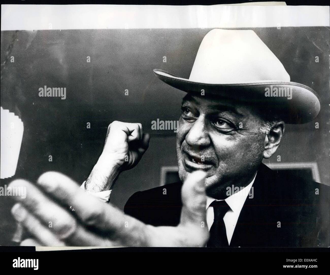 Stocky men hi-res stock photography and images - Alamy