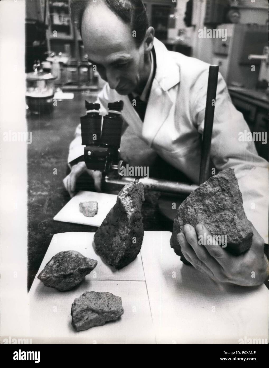 Fall meteorite hi-res stock photography and images - Alamy