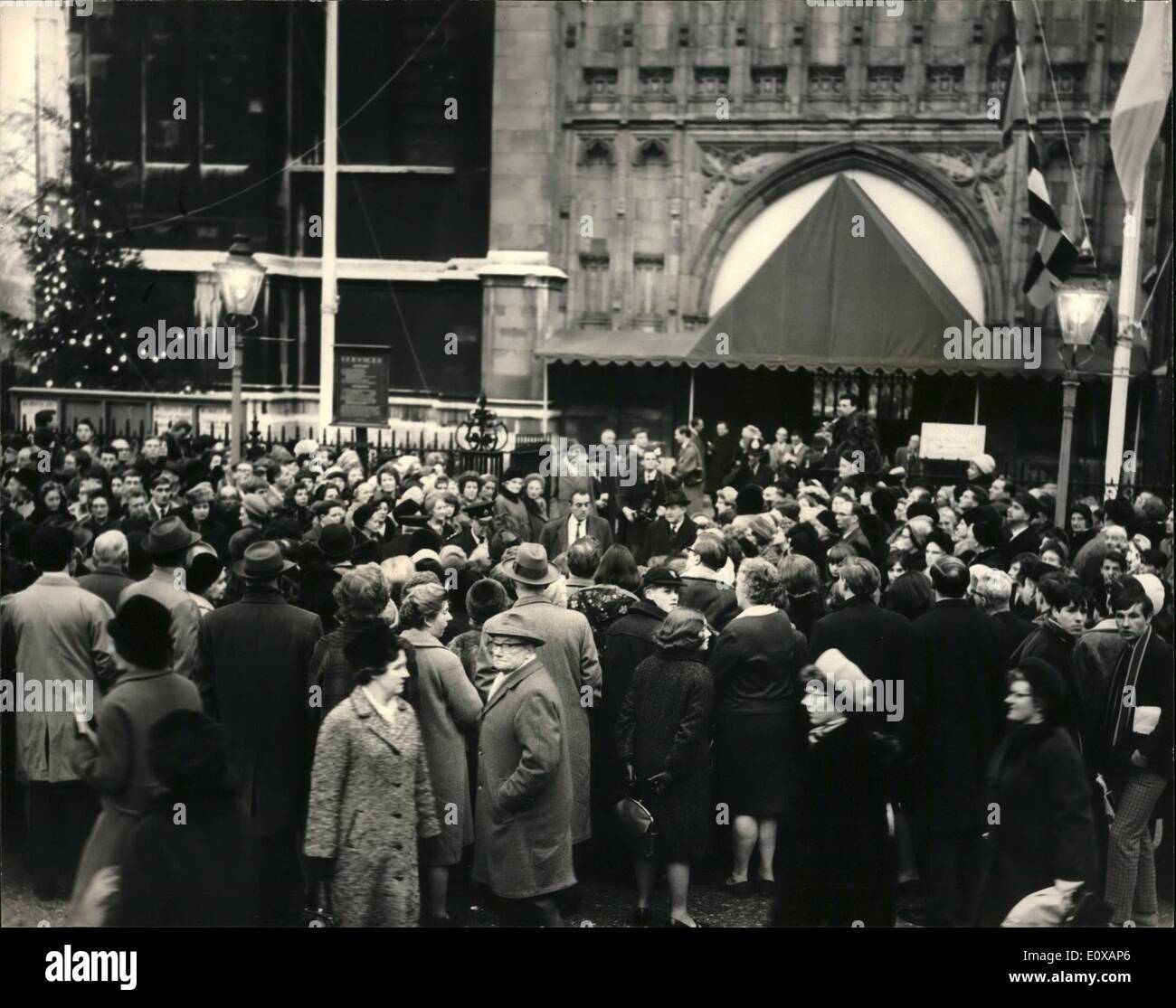 Memorial service to richard dimbleby hi-res stock photography and ...