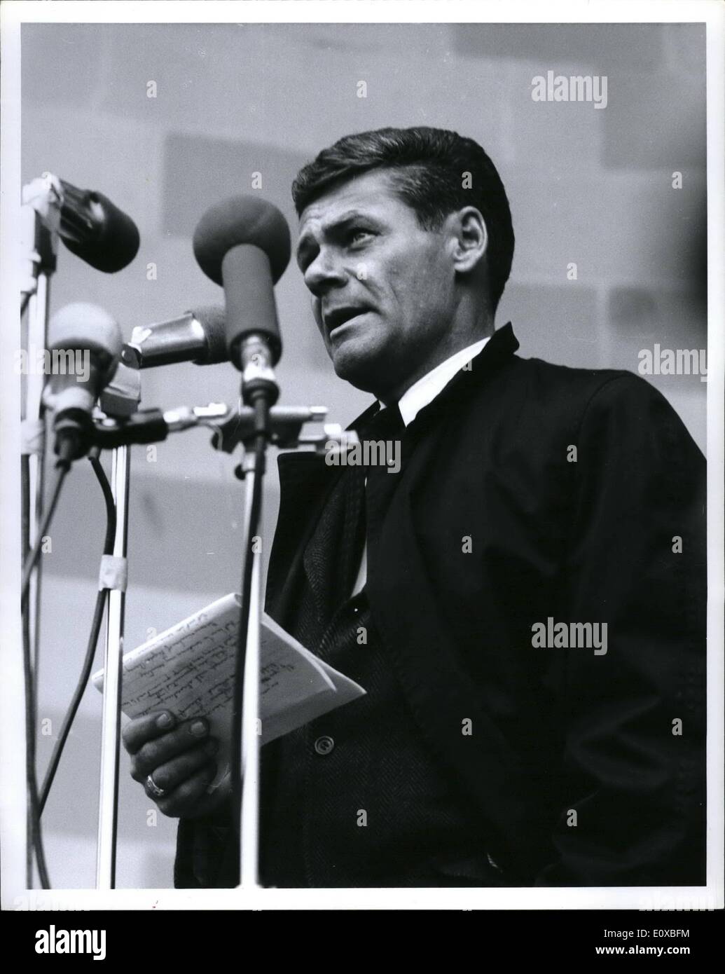 Donald Duncan High Resolution Stock Photography and Images - Alamy