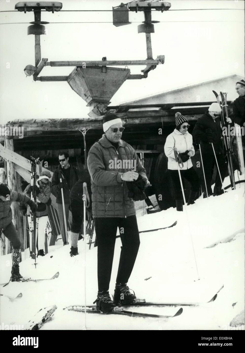 Robert mc namara hi-res stock photography and images - Alamy