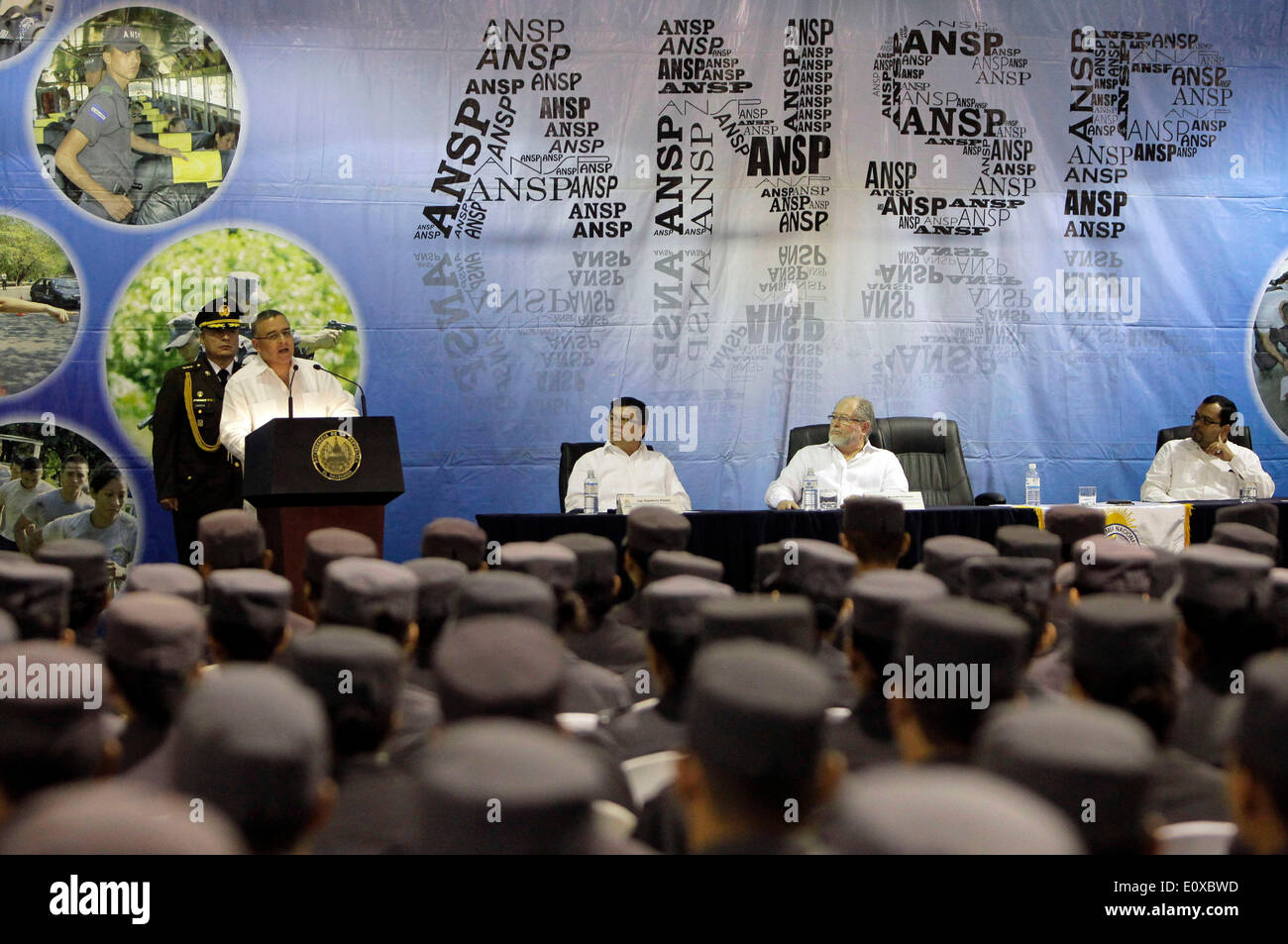San Salvador, El Salvador. 19th May, 2014. Mauricio Funes (L ...