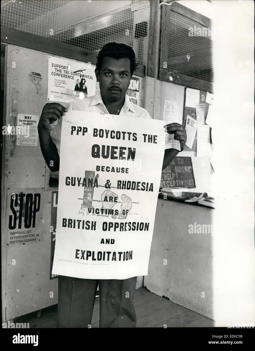 Boycott queen posters in georgetown hi-res stock photography and images ...