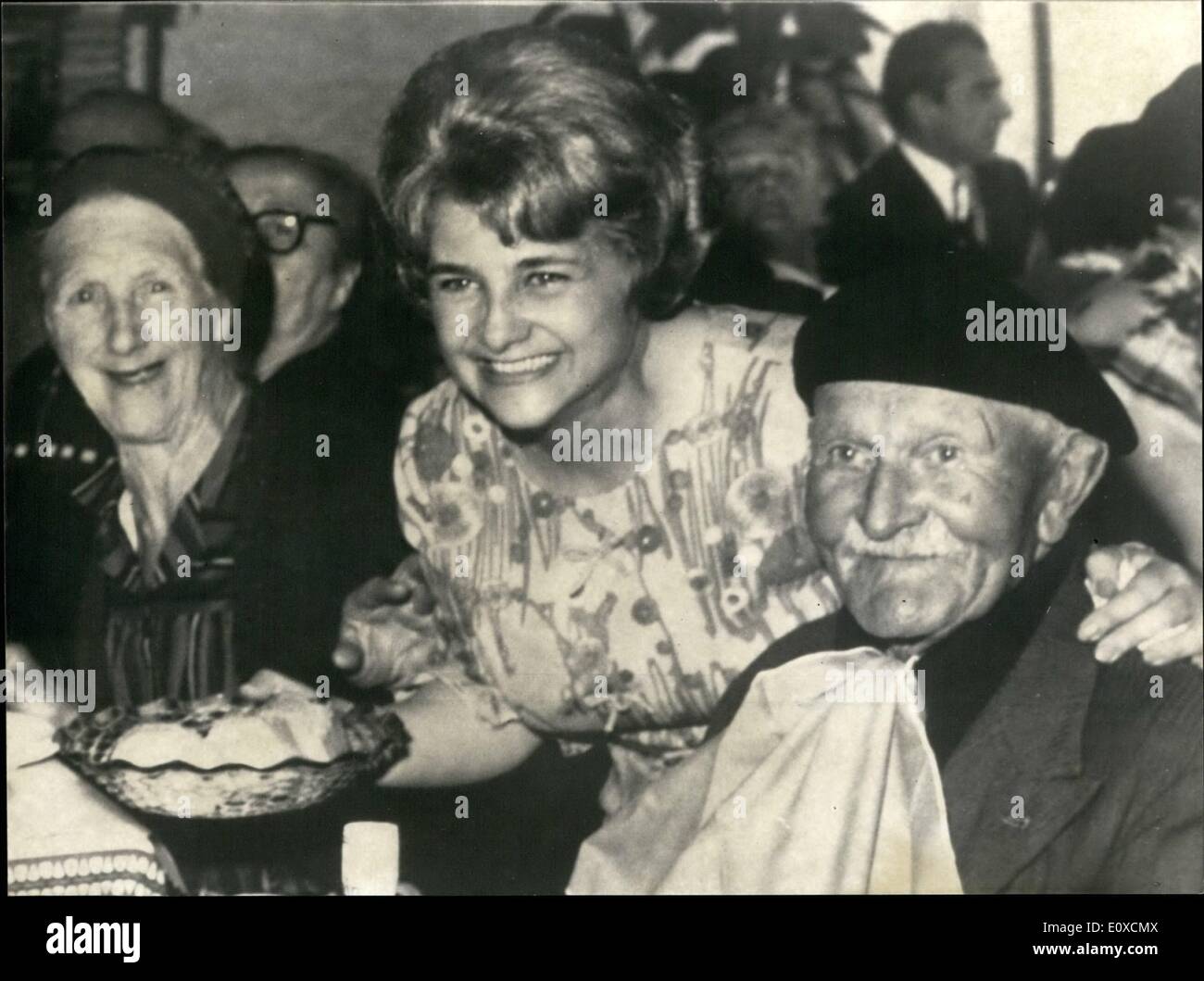 Seamstress historical hi-res stock photography and images - Alamy