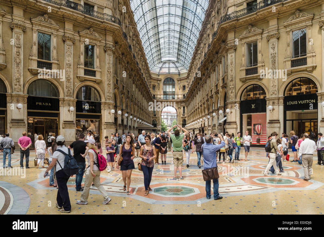 Indoor shopping arcade of the Galleria Vittorio Emanuele II, Milan ...