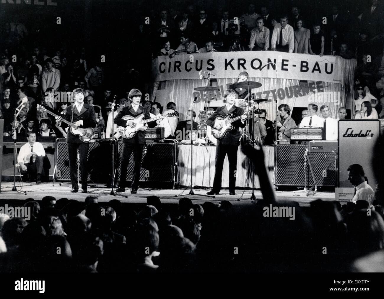 Beatles Fans Concert Stock Photos & Beatles Fans Concert Stock Images ...