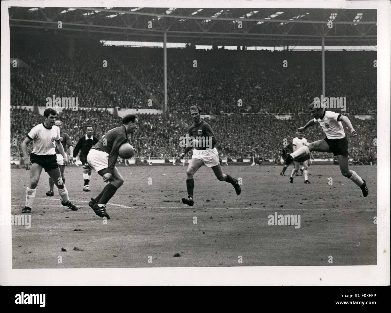 1966 world cup england fans hi-res stock photography and images - Alamy