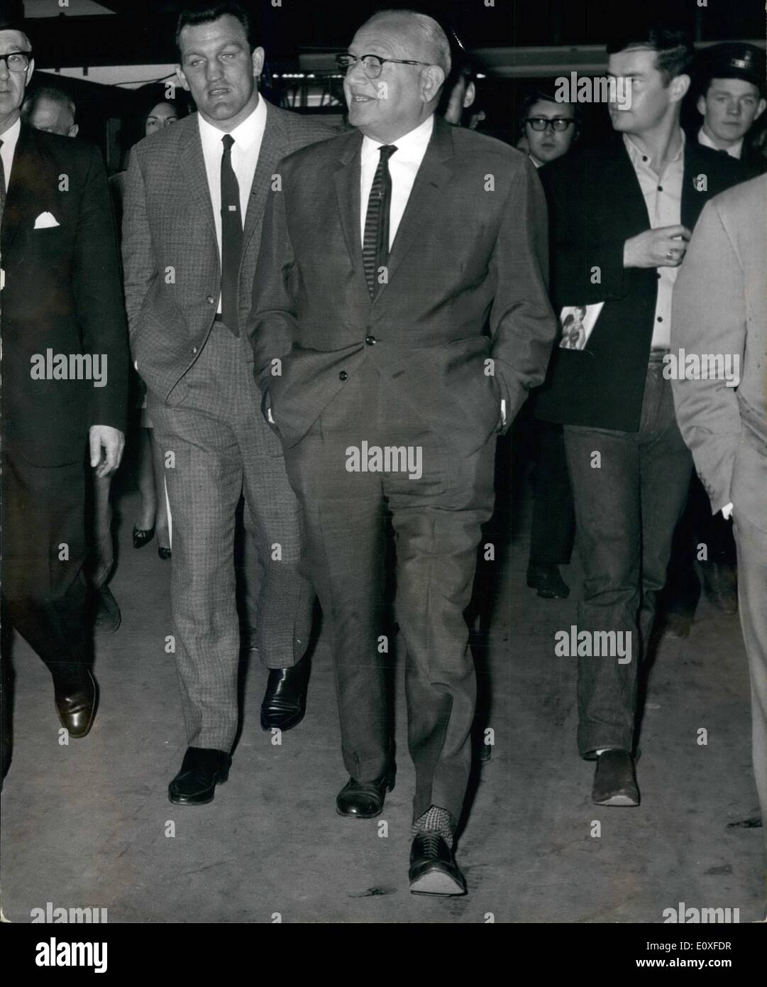 Aug. 08, 1966 - Brian London Arrives for Clay Fight. Brian London, who ...