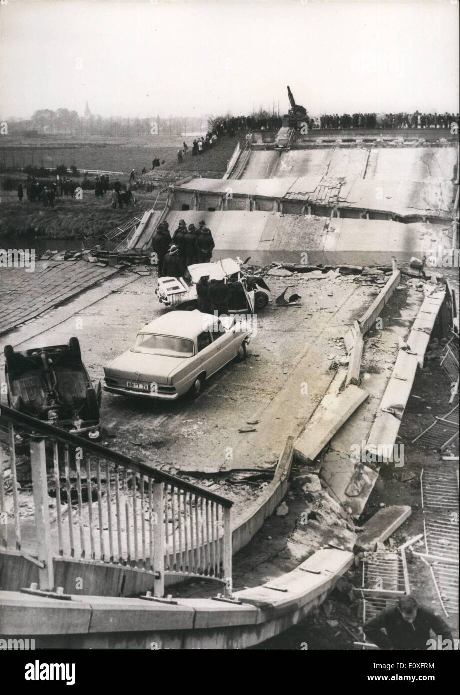 Highway bridge collapses in belgium hi-res stock photography and images ...