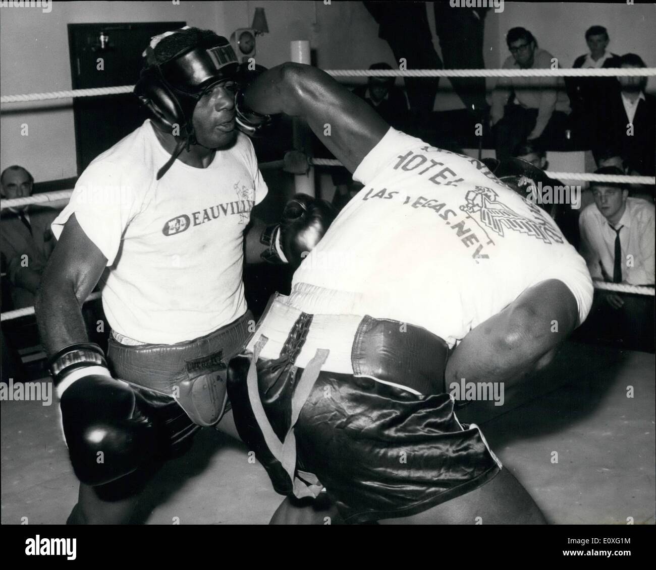 Sep. 09, 1966 - FLOYD PATTERSON TRAINS FOR COOPER FIGHT: Ex-world ...