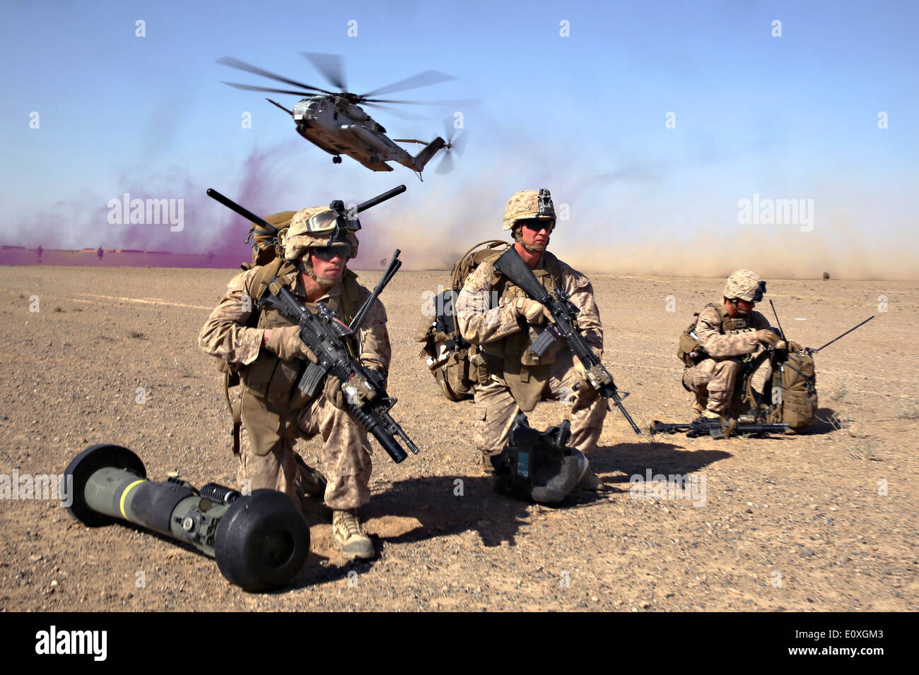 US Marines with Weapons Company, 1st Battalion, 7th Marine Regiment ...